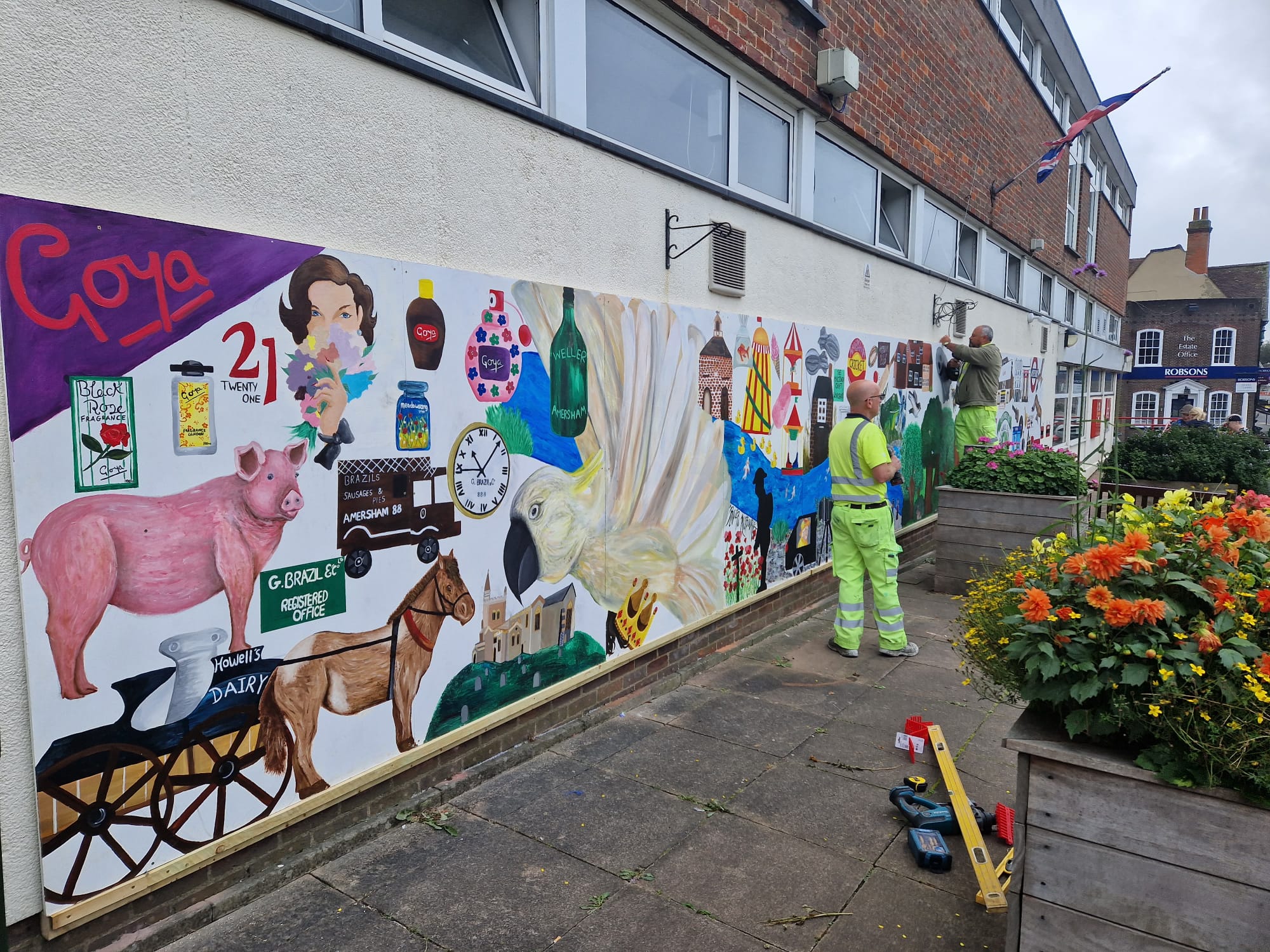 New Mural Outside The Royal Mail Office - Amersham Town Council